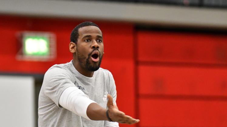 Flomo feiert gegen Bremerhaven Debüt als Dragons-Coach | NOZ