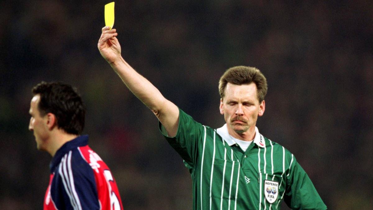 „Brigade Hartmut Strampe“: Diese Ultras lieben Schiedsrichter