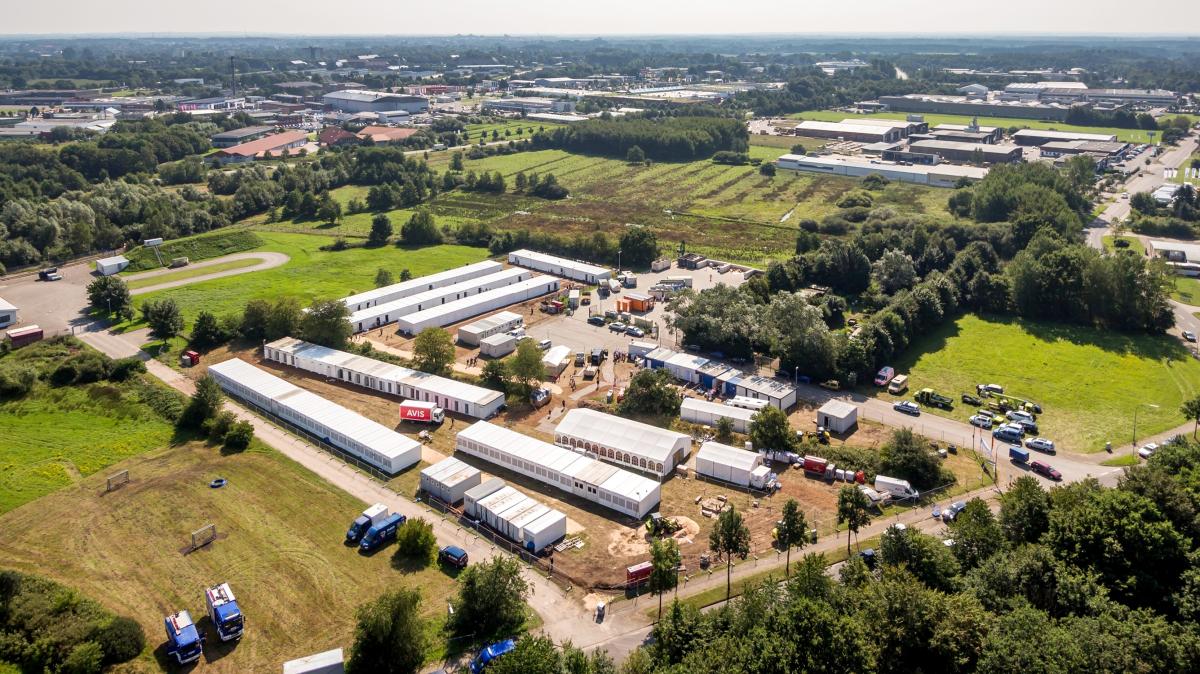 Flüchtlings-Camp zieht zweimal um | SHZ