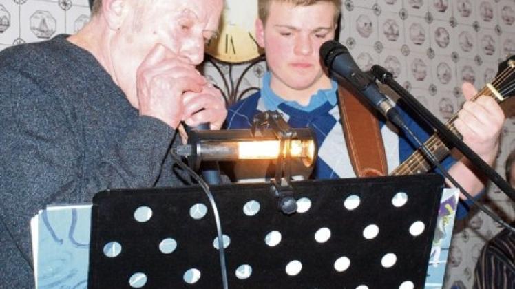 Konzert mit Blues-Harp und Gitarre