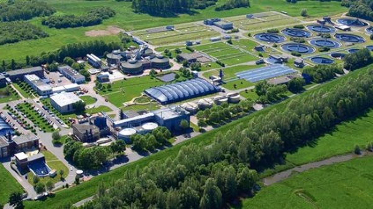 Vorfahrt für Sicherheit beim azv