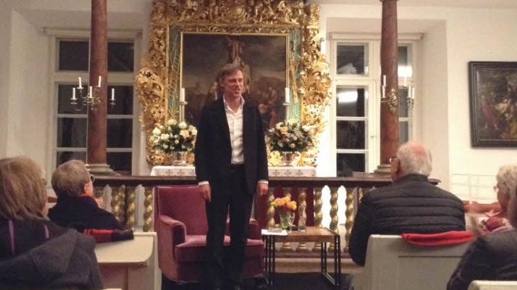 Andreas Hutzel liest aus „Buddenbrooks“