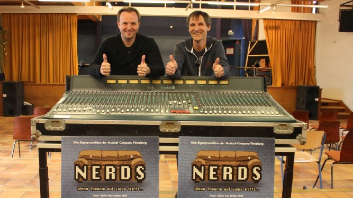 Musical-Company spielt „Nerds – Wenn Theorie auf Liebe trifft“