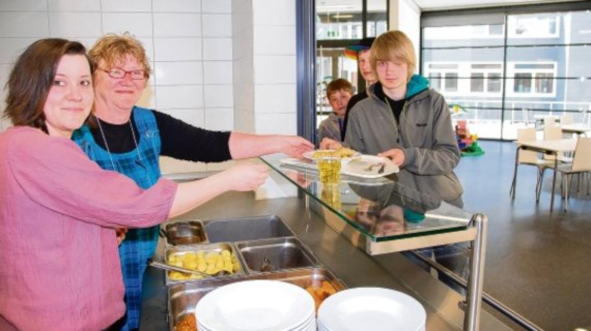 "Guten Appetit" in der neuen Mensa