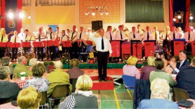 Eine gelungenes Konzert und eine besondere Ehrennadel