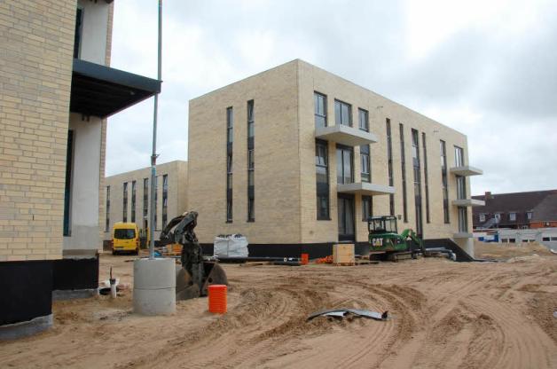 Bastianplatz: Erste Mieter ziehen ein | SHZ