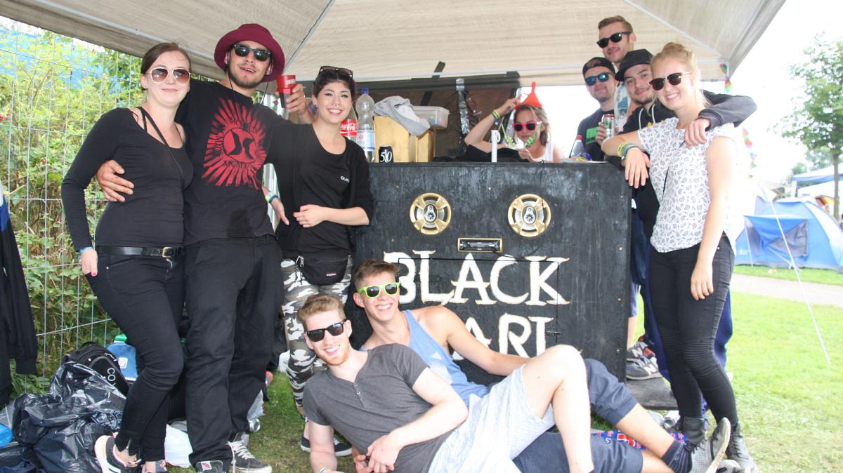 Rock on in Kummerfeld - 14 Bands beim Ackerfestival