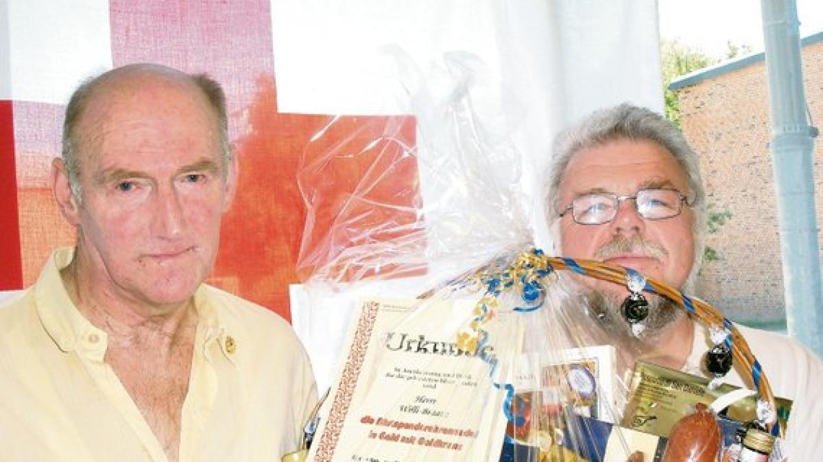 Willi Braatz spendete zum 150. Mal sein Blut