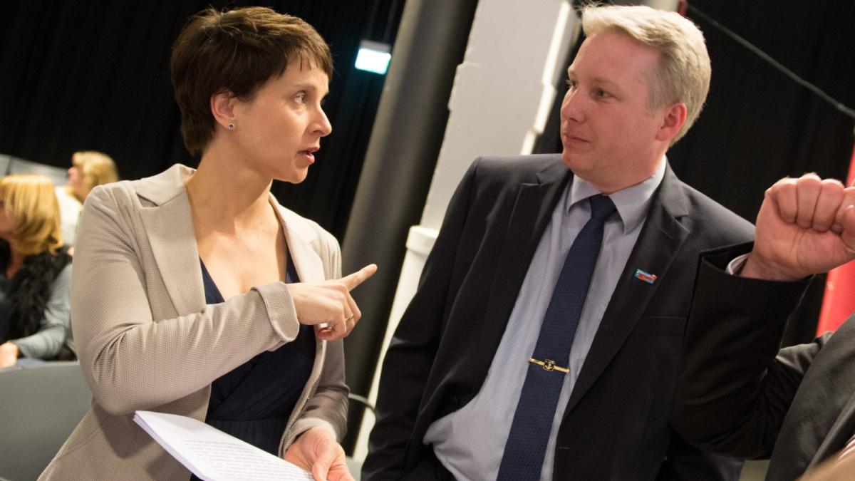 Massiver Protest gegen Frauke Petry in Lübeck