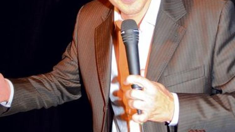 Carsten Höfer verbindet Klamauk und Ernstes