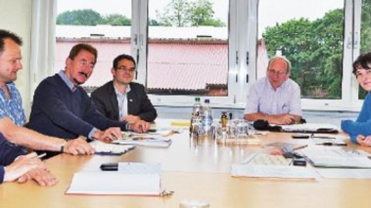 Berufsschule schließt Kooperation: Hölzerne Partnerschaft mit Fr