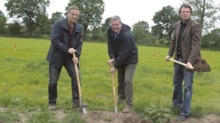 Erster Spatenstich für neues Baugebiet mit zwölf Grundstücken