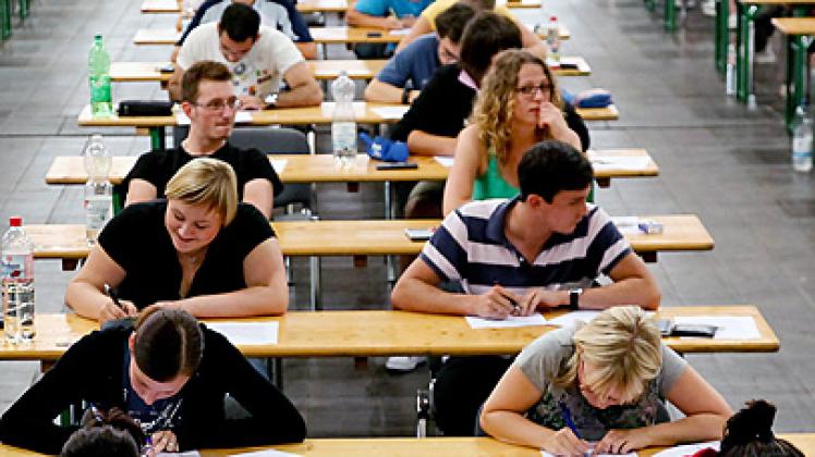Abiturienten kritisieren Oberstufen-Klausuren | SHZ