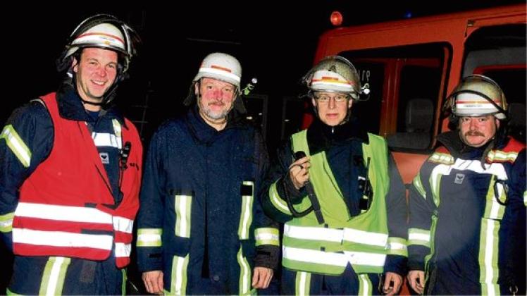 Resthof in Flammen: Wehren meistern Übung tadellos