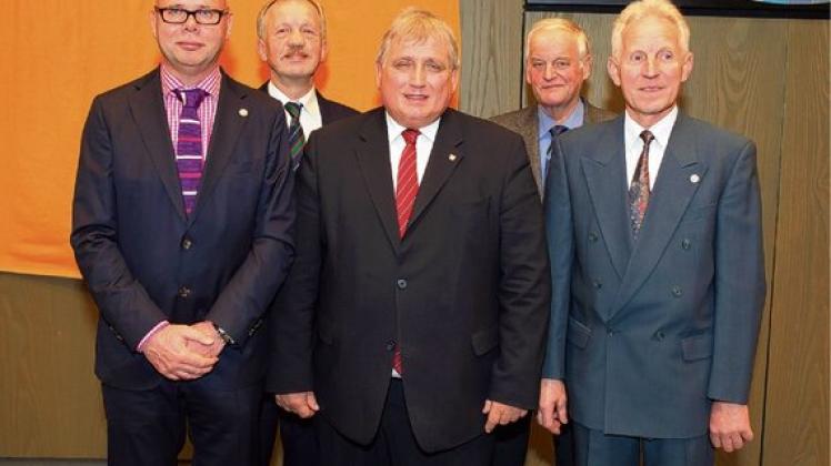 Stein-Ehrennadel für vier Steinburger