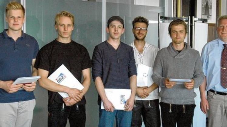 Lob für fünf erfolgreiche Metallbauer