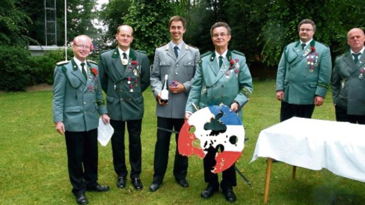 Gäste durften Vogel mit Vorderladern rupfen | SHZ