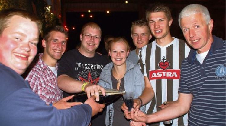 Aktuelle Hits für heiße Party: Landjugend feiert in der Sche