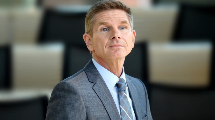 Heiner Garg: „Menschen, die in der Pflege arbeiten, pfleglich beh | SHZ