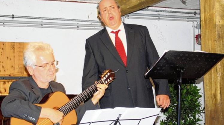 Gesang und Gitarre: Ein Musikalische Bogen über vier Jahrhundert