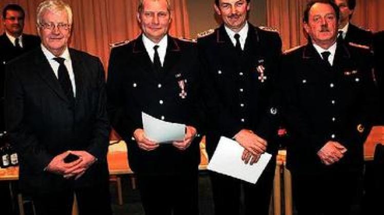 Mehrere Hilfeleistungen und zwei Personensuchen