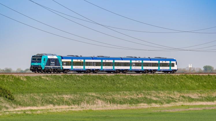 Bahnstrecke Hamburg-Sylt: Züge fahren nur noch im Stundentakt