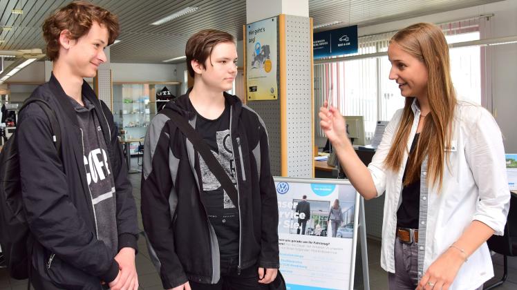 Streifzug mit dem Bus durch die vielfältige Berufswelt