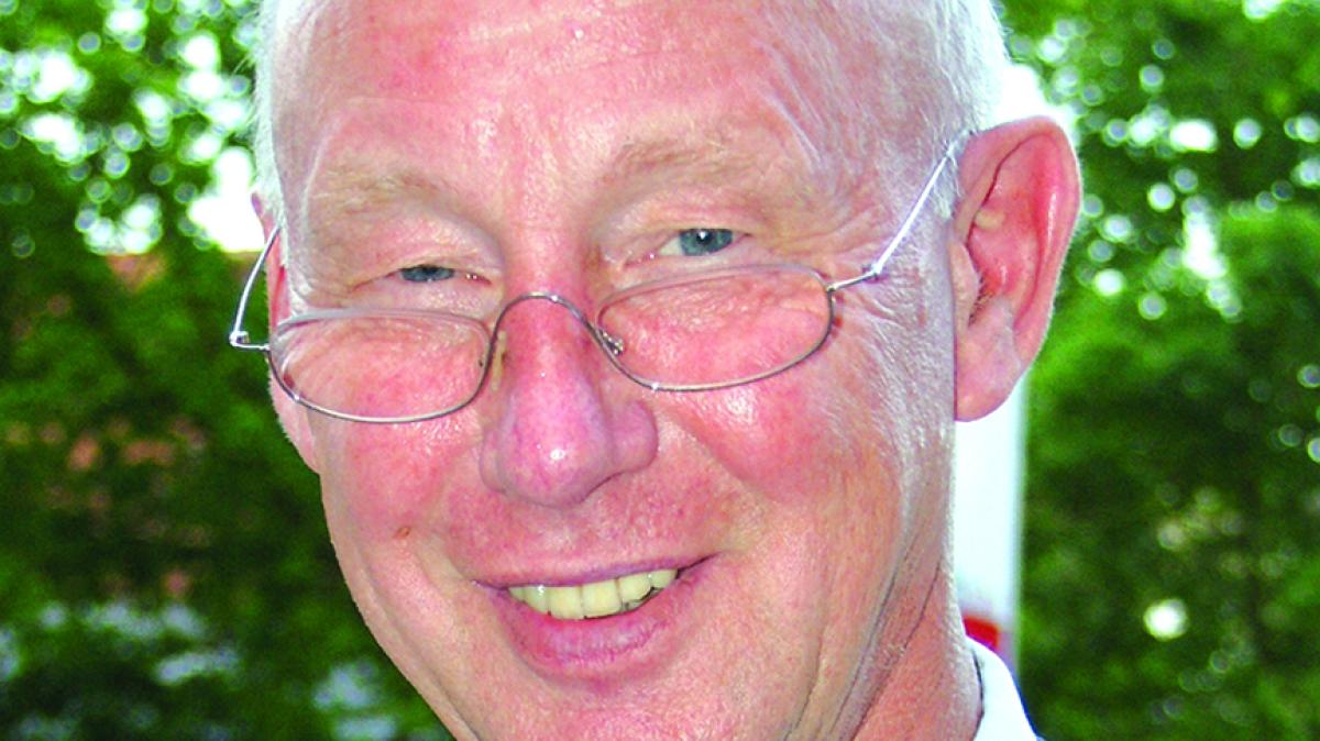 Bernd Brandes verlässt die Brücke der Oper