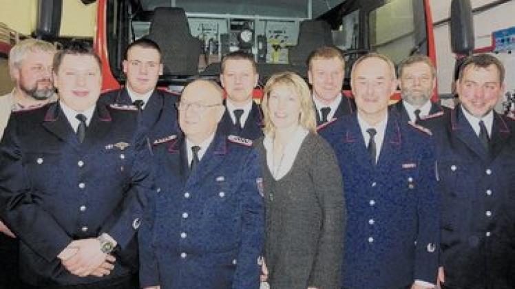 Mit vier neuen Brandschützern ins Jahr 2010