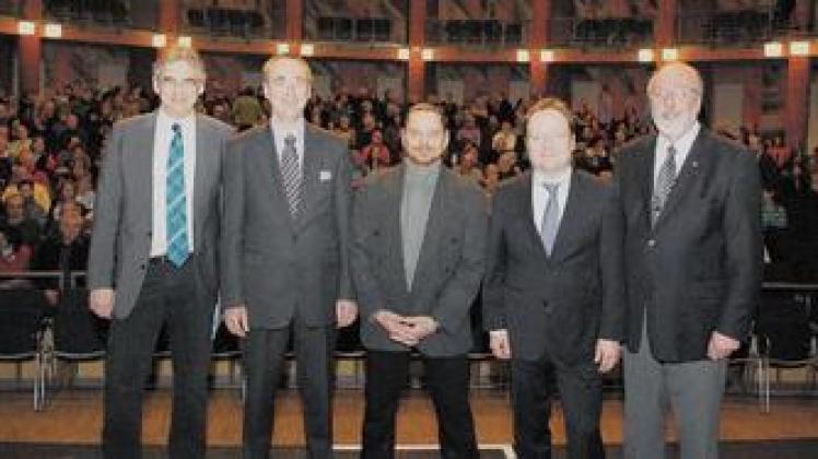 Drei Kandidaten und ein volles Theater