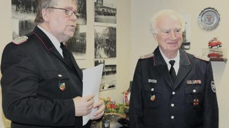 Großfeuer und ein Gerätehaus: Bewegtes Jahr für die Wehr