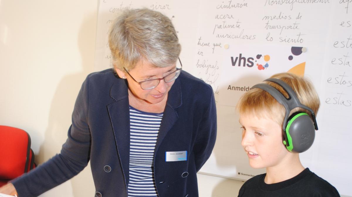 Ohren spitzen in der Bücherei