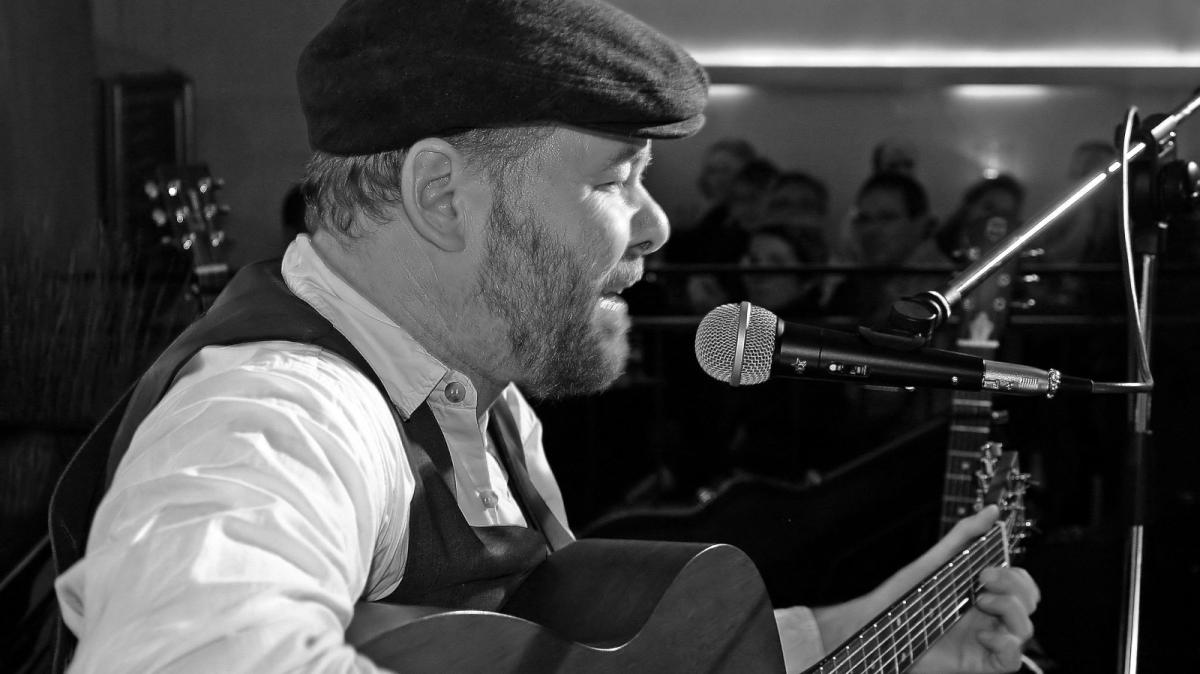 Tom the Crow rockt die „Milchkanne“