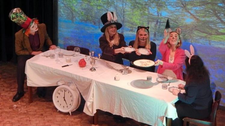 Haselünner Theater-AG entführt in dunkle Welt des