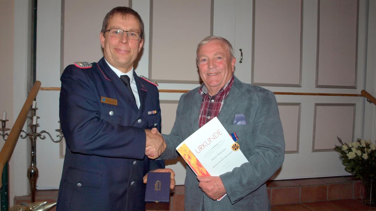 Ehrenmedaille für Horst Petersen