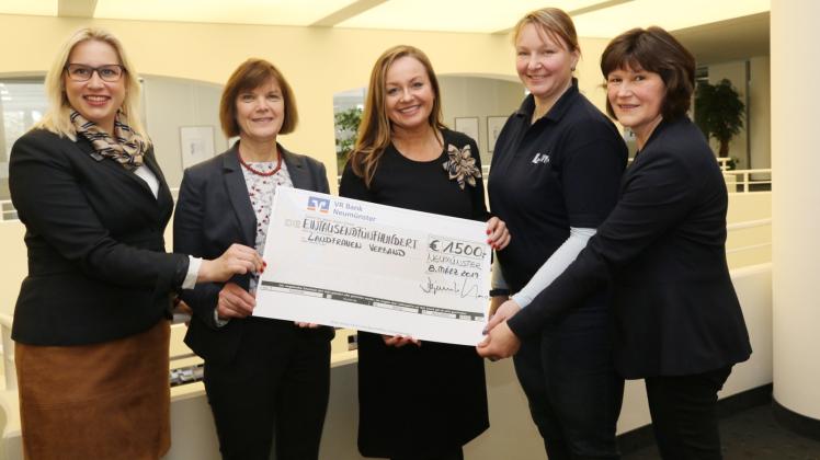 Spende für junge Landfrauen