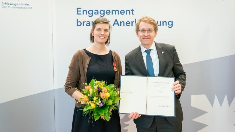 Verdienstmedaille für Nadja Rogalski