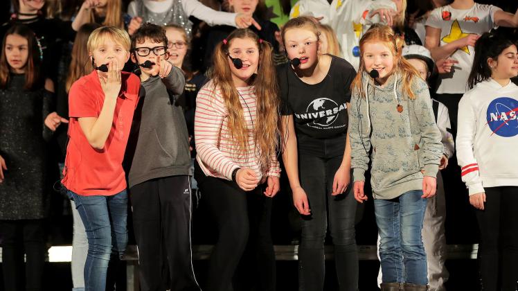Die Schüler der Goethe-Schule Flensburg verzaubern auf der Bühne
