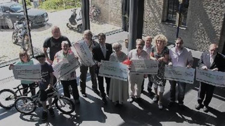 8011 Euro für Fußballstiefel, Rampen und eine neue Küche