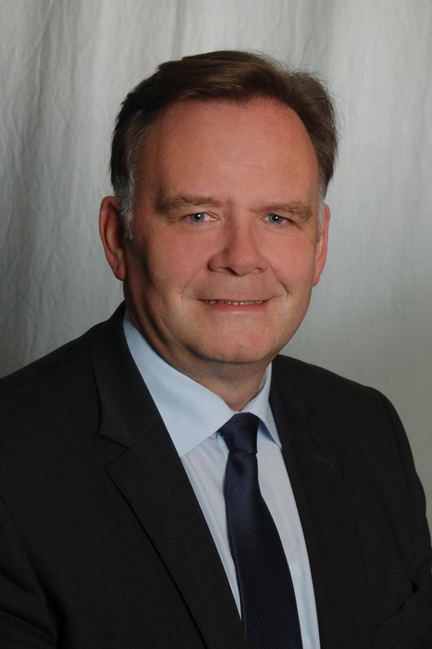 Husumer Olaf Küter steigt zum Direktor für die Westküste auf