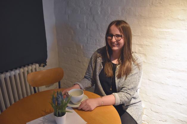 „Im Dunkeln zählen keine Kalorien“: Selbstversuch im Café Lichtlo