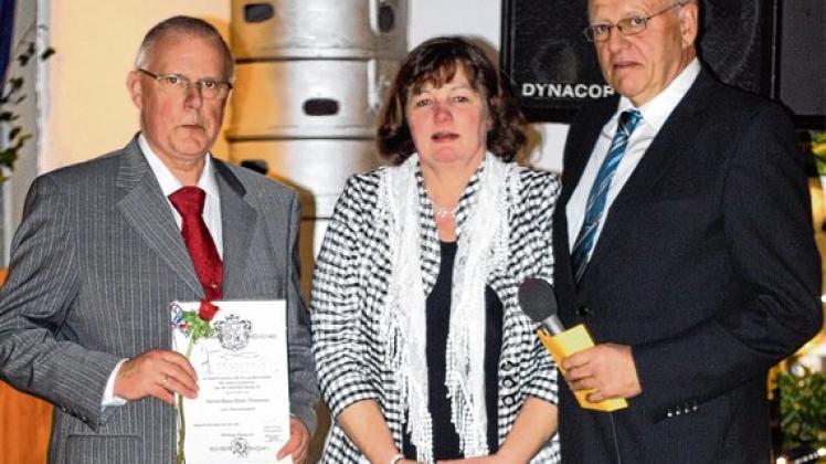 Festball: Begeisterte Reiter tanzen bis in den frühen Morgen | SHZ