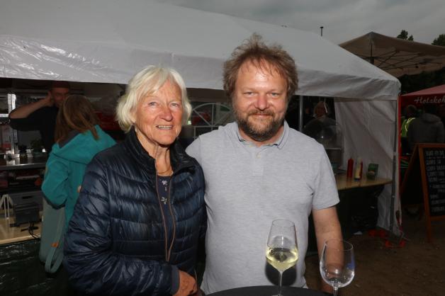 Die Königin gibt ihr Ja-Wort