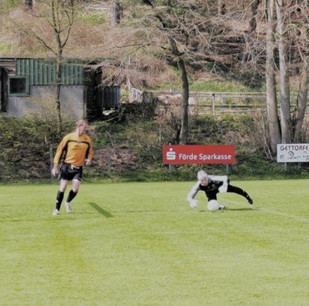 Über 50, na und? Gerd Rasch steht immer noch im Kasten