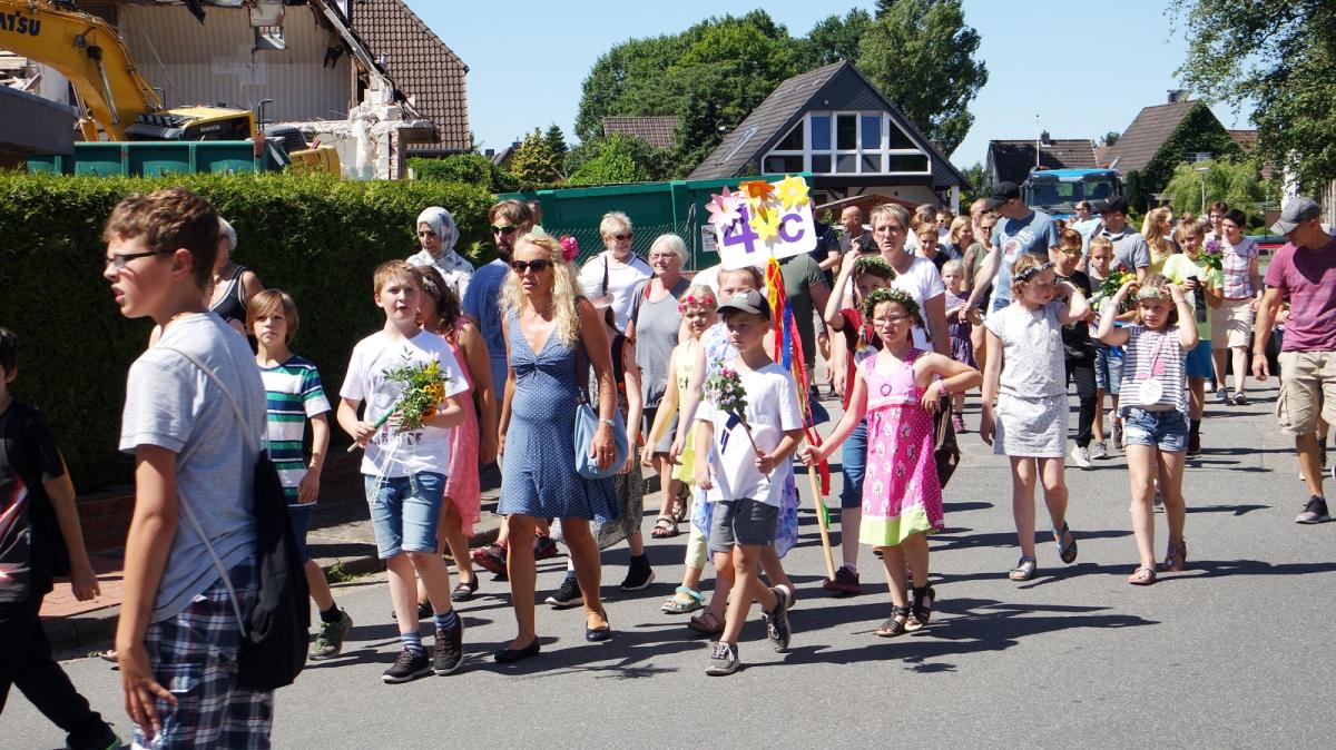 Grundschüler in Westerrönfeld ermitteln ihren Schützenkönig | SHZ