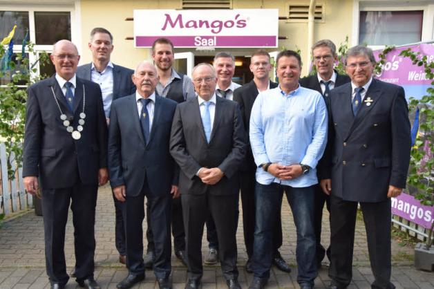 „De Mannslüüd mööt drinken“