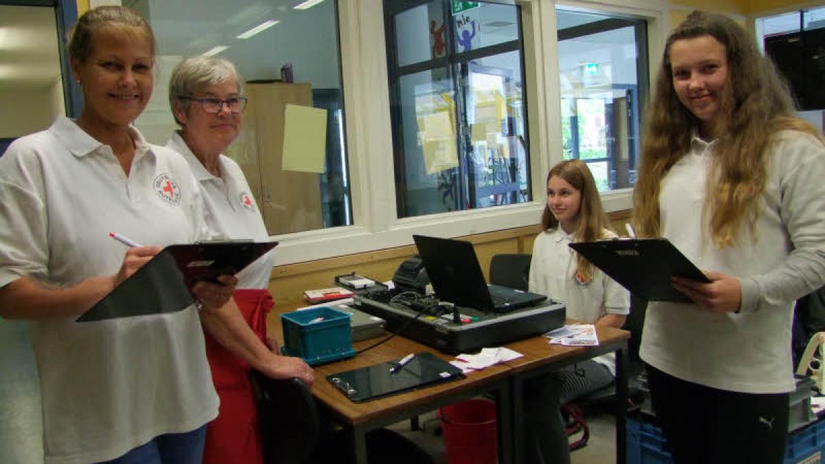 DRK-Helfer aus drei Generationen