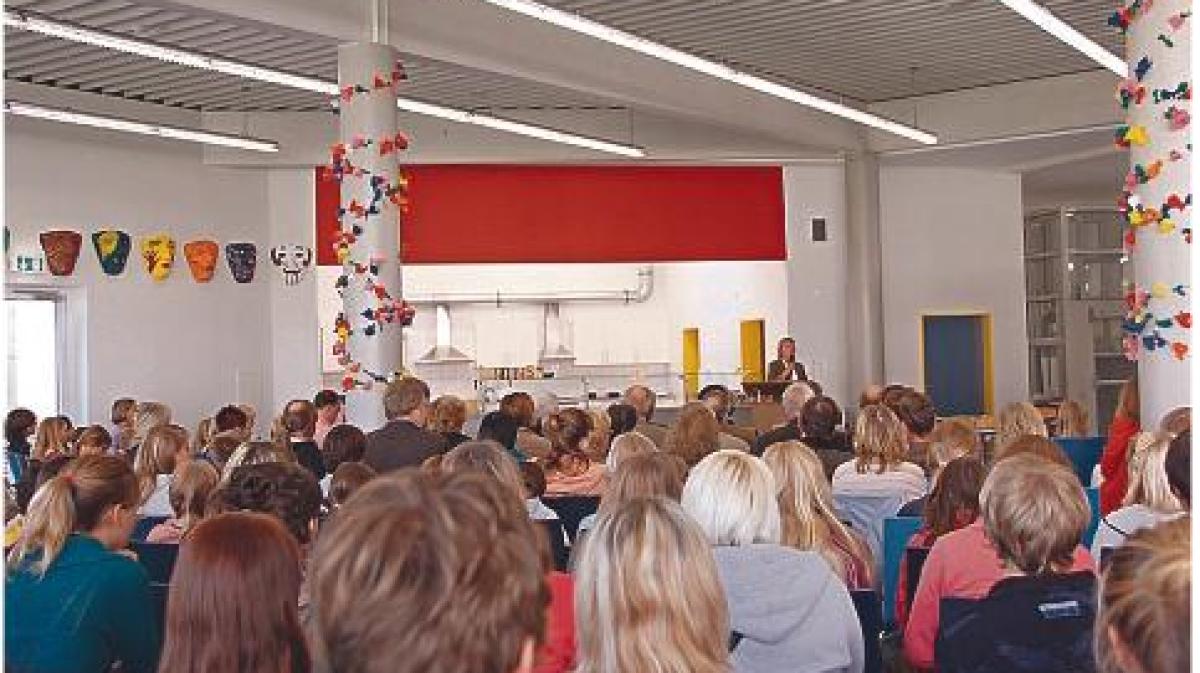 Schüler nahmen ihre Mensa in Besitz