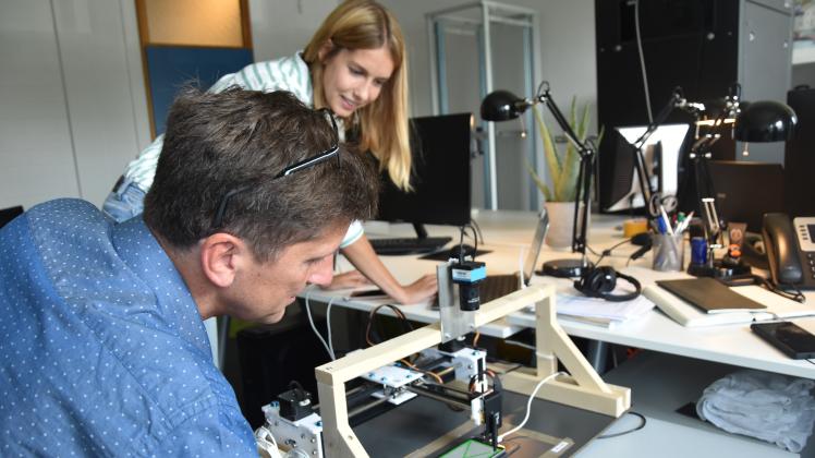 Apkudo: Test-Roboter für Smartphones made in Flensburg