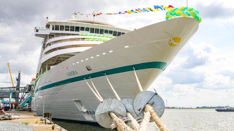 Neues Kreuzfahrtschiff „MS Amera“ getauft | SHZ